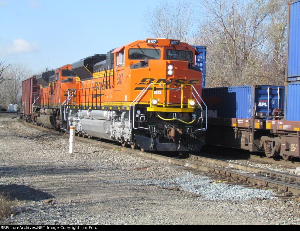 BNSF 8517